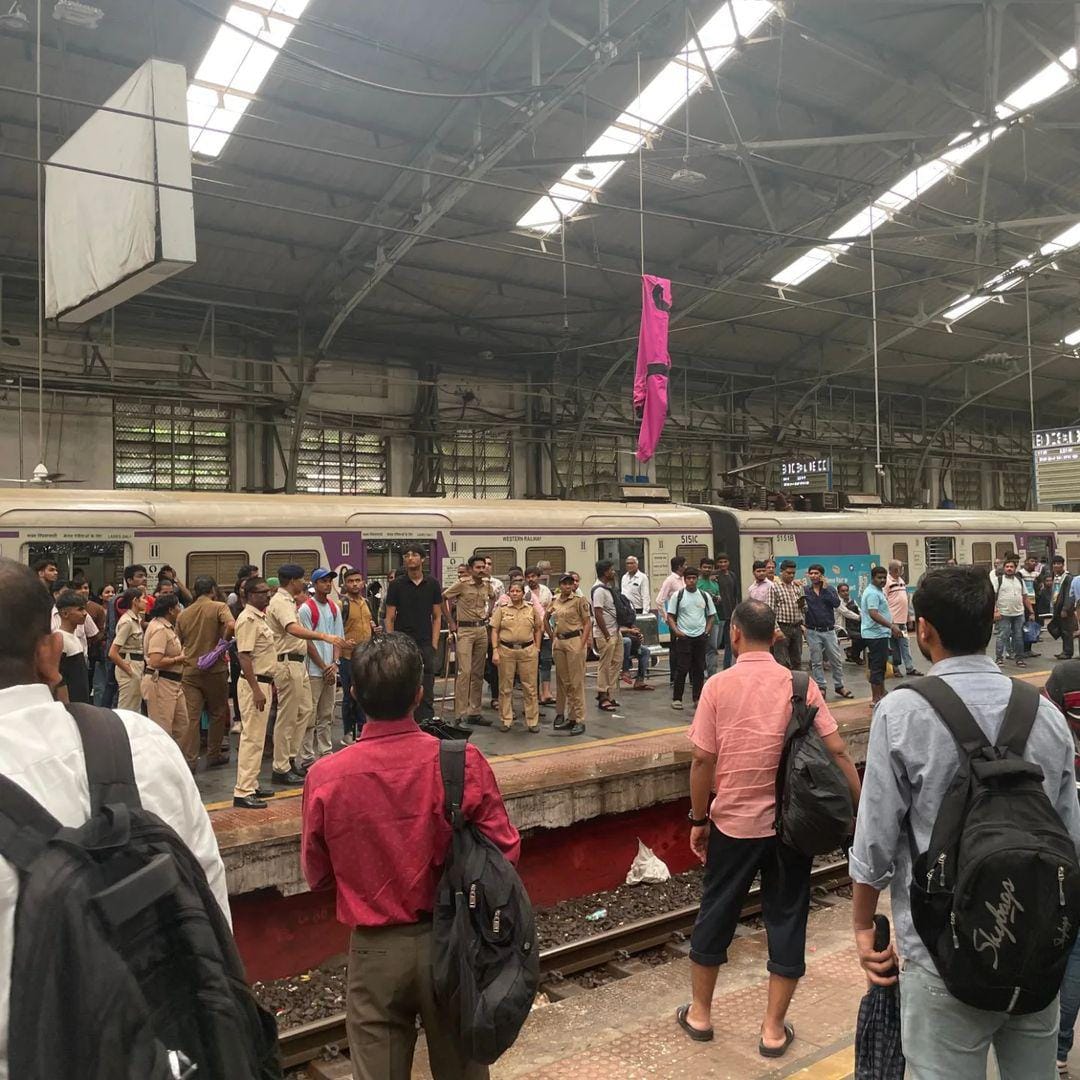 Read Churchgate Station par yeh kiya hua ? kisi ki galti se Western ...