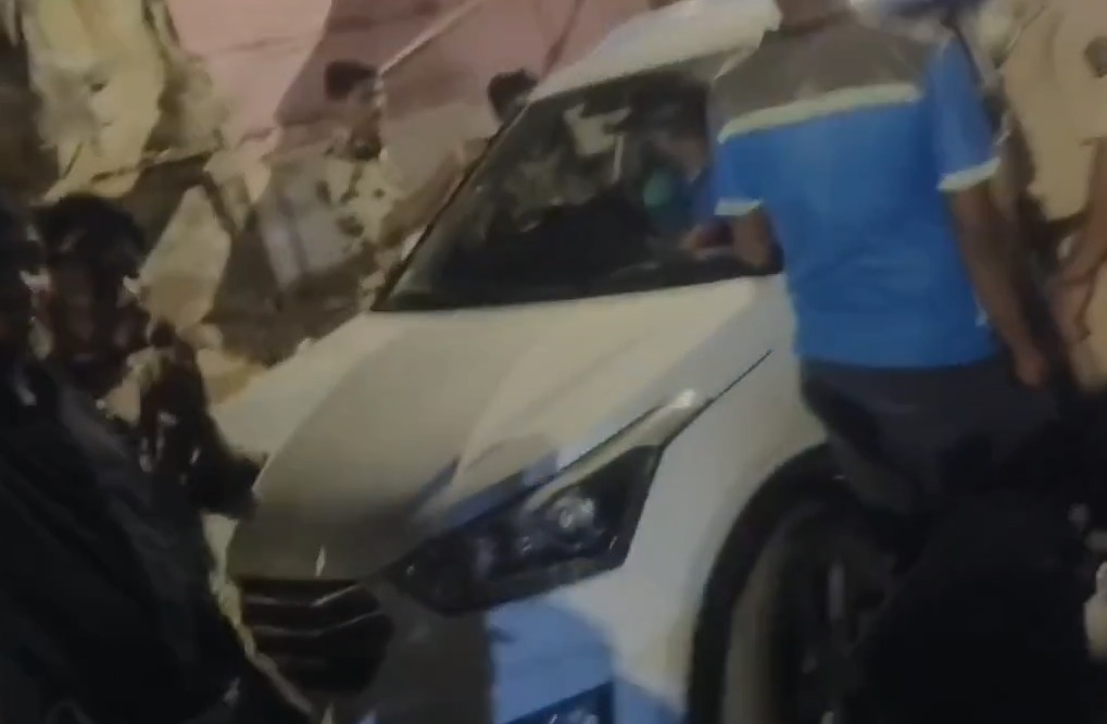 Read Footpath Par So Rahi Maa Bete Par Car Chada Diya, Bete Ki Death ...